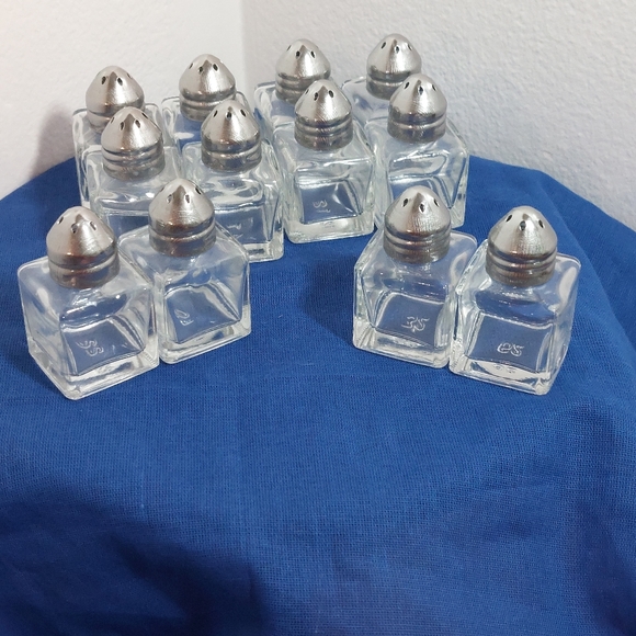 Vintage | Kitchen | Mini Glass Cube Salt And Pepper Shakers Set Of 2 ...